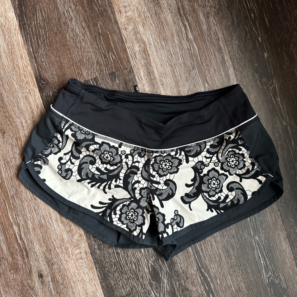 Rare Lululemon Lace Speed Shorts - Gem